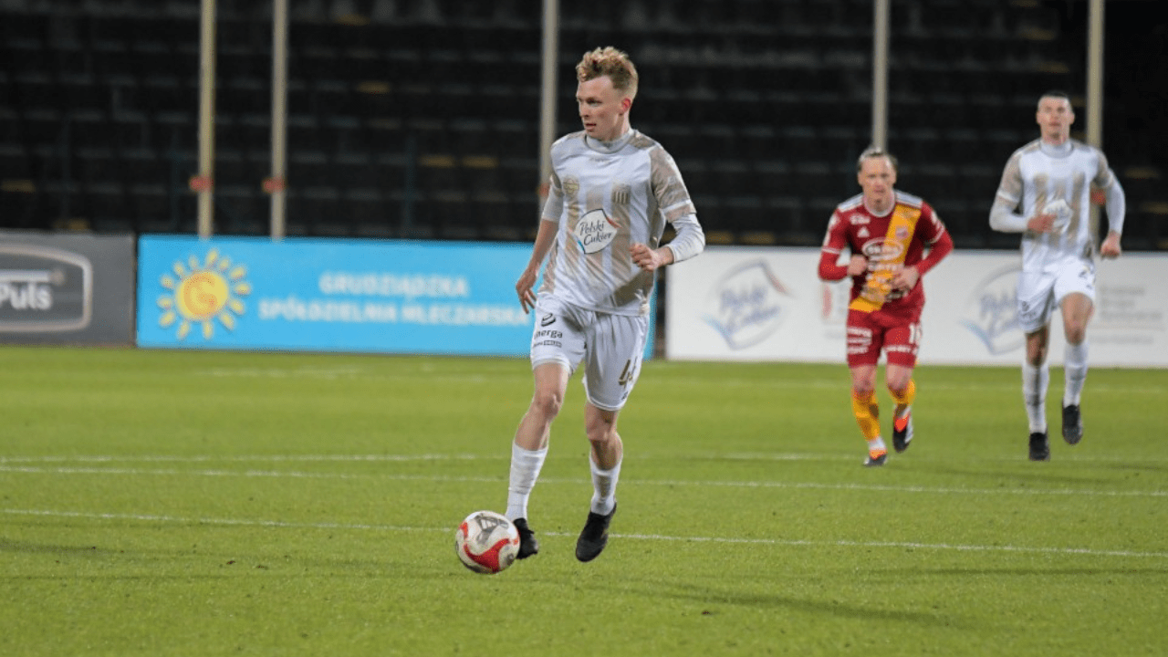 Dominik Frelek na dłużej w Olimpii! - Olimpia Grudziądz S.A.